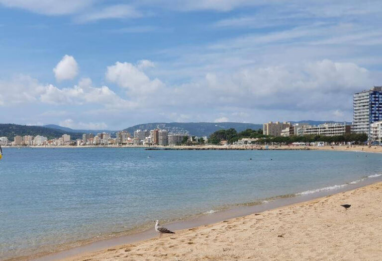 🌞Playa Gran de Palamós - Playas de Cataluña
